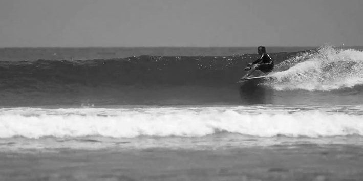 El surf clásico de Alex Knost - Watsay Surf School